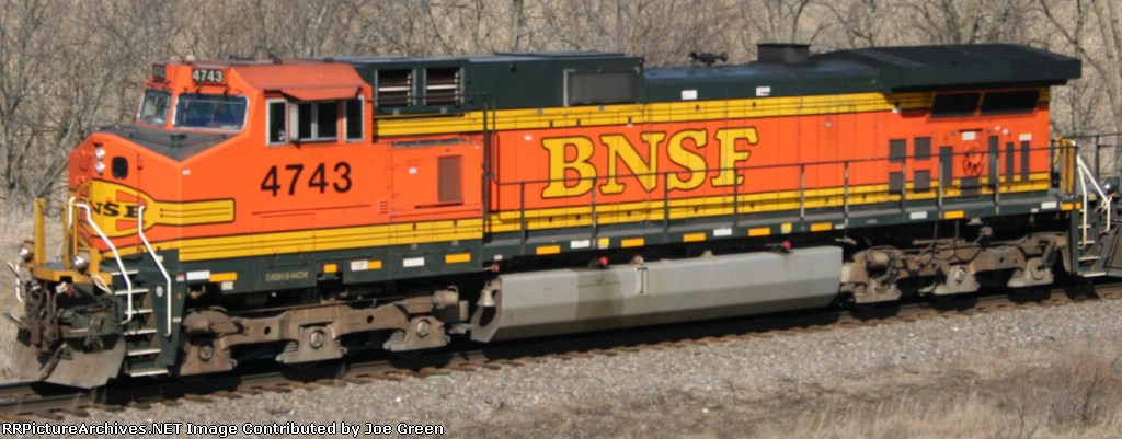 BNSF 4743